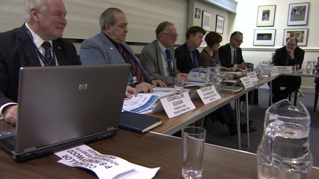 Tendring council boss wants pay rise 'to go to workers' - BBC News