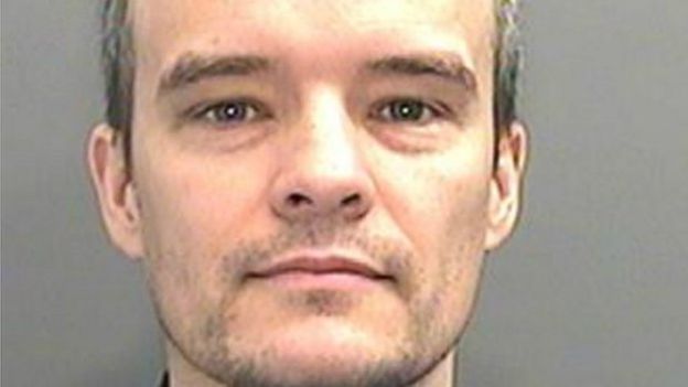 Jason Beynon jailed for historical sex assault on child - BBC News