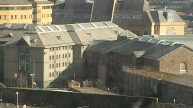 Welsh prisoners 'served 7,000 extra punishment days in 2014' - BBC News