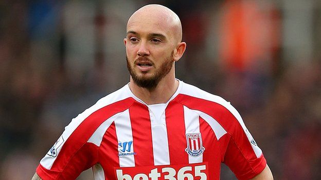 Stephen Ireland should have been sent off - Steve Bruce - BBC Sport