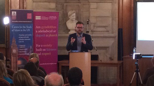 Islamophobia 'needs swift action', says Dr Chris Allen - BBC News