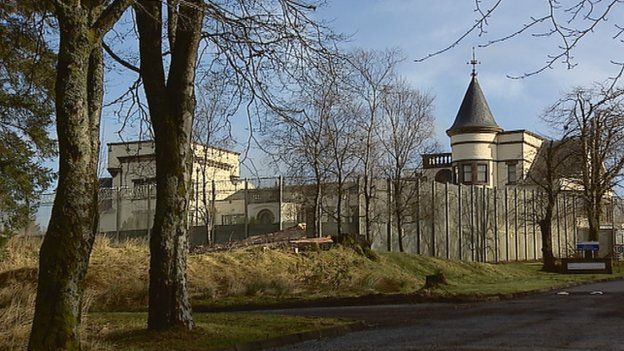 Asylum seekers detained at Dungavel for more than a year - BBC News