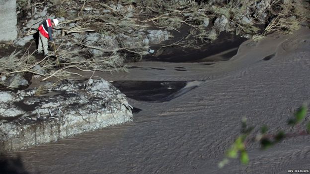 In pictures: Chile volcano eruption - BBC News