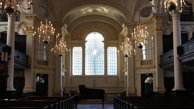 Anne Naysmith: A gifted pianist who lived in a car - BBC News