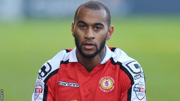 Danny Haynes joins Cheltenham Town on two-month deal - BBC Sport