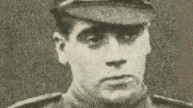 Royston civic hall renamed after WW1 hero - BBC News
