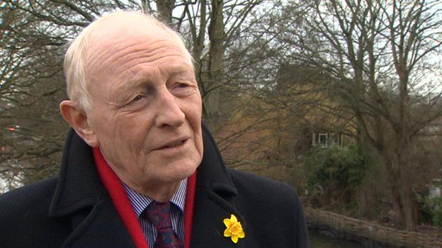 Neil Kinnock in Norwich gives as good as he gets - BBC News