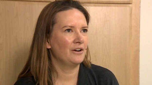 Leicester Royal Infirmary patient had nine-hour transfer wait - BBC News