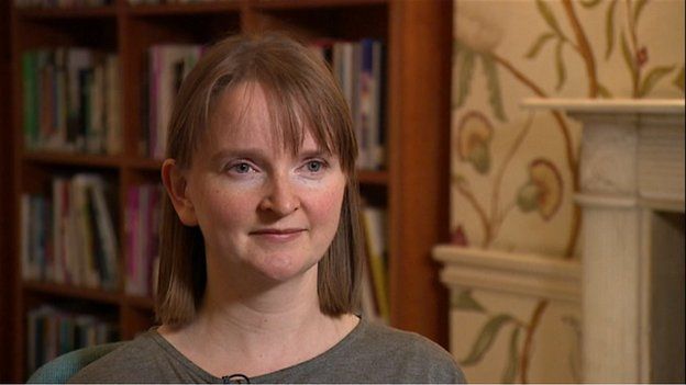 'Untrained' healthcare assistants 'put patients at risk' - BBC News