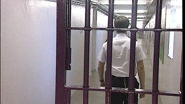 Northern Ireland public sector strike: Impact on services - BBC News