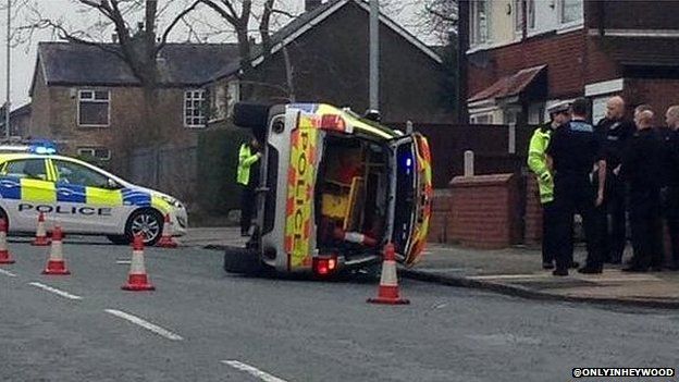 Police cars rammed during pursuit of van in Greater Manchester - BBC News
