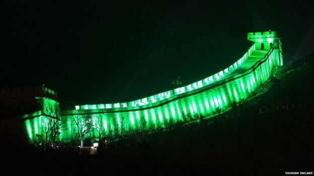 Global landmarks turn green in honour of St Patrick - BBC News