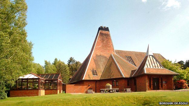 Poole 'urgent' burial plot land approved at crematorium - BBC News