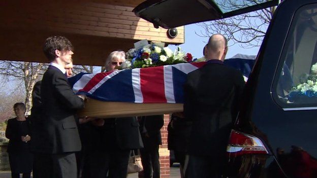 Funeral held for WW2 Last Post bugler Arthur Lane - BBC News