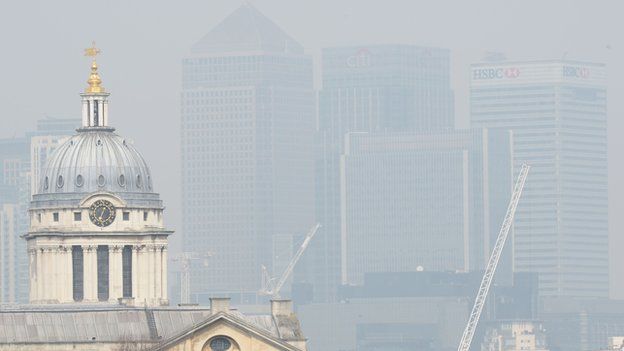 Air pollution prompts UK health warning - BBC News