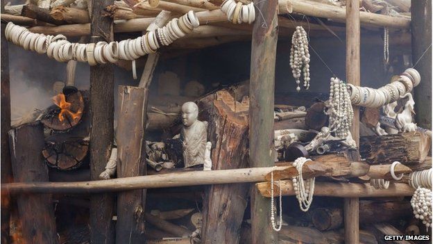 Ethiopia destroys six-tonne stockpile of poached ivory - BBC News
