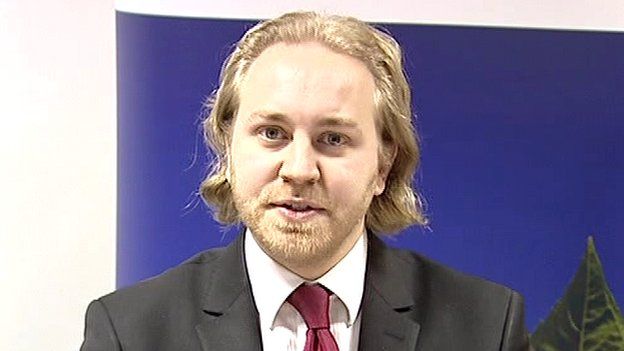 Steven Agnew claims Greens led to SF U-turn on welfare bill - BBC News