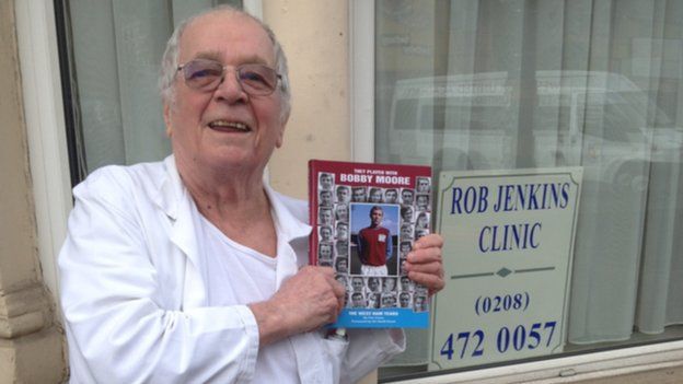 Welsh-born West Ham physiotherapist hangs up his boots - BBC News