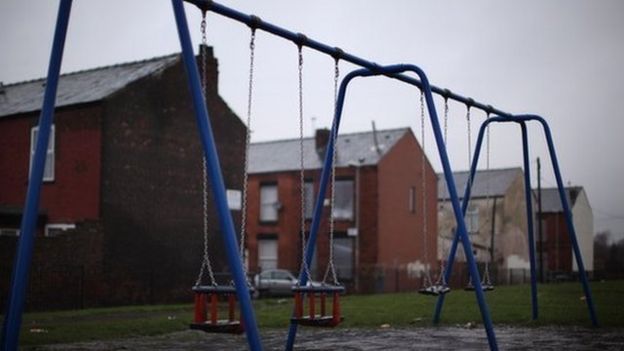 Liverpool Getting By report finds poor families struggling - BBC News