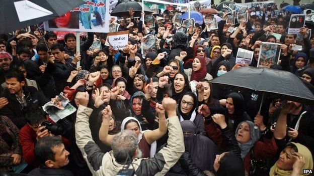 Protests Grow In Kabul Over Lynching Of Farkhunda Bbc News