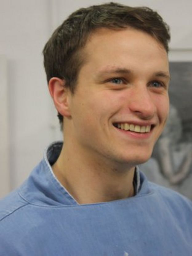 Car crash spurred on young Selkirk artist Alex Hain - BBC News