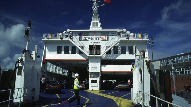 Wightlink announces new Portsmouth-Fishbourne ferry - BBC News