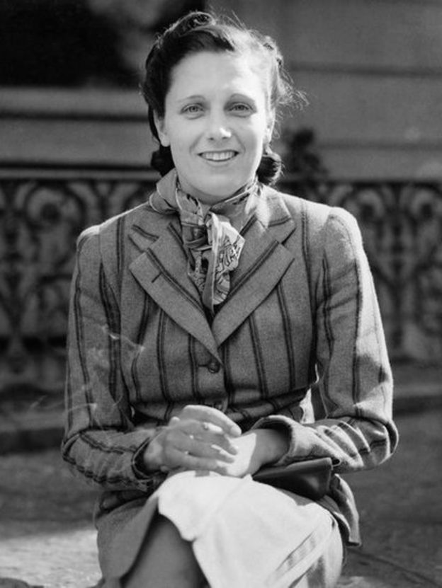 Atgofion BBC Bangor yn 80 // BBC Bangor Memories at 80 - BBC Cymru Fyw