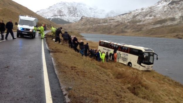 Ten patients still in hospital after A83 coach crash - BBC News