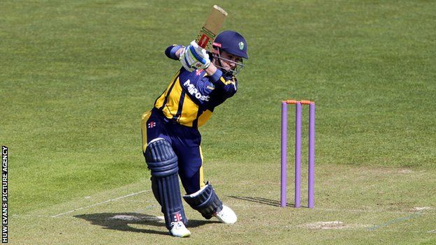 Pre-season friendly: Glamorgan ease to win over Cardiff MCCU - BBC Sport