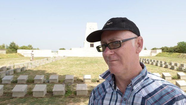 Artists bring personal touch to Gallipoli exhibition - BBC News