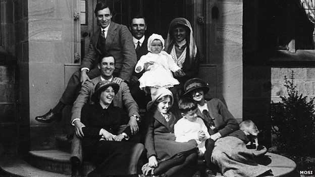 World War One: Manchester's manufacturing role revealed - BBC News