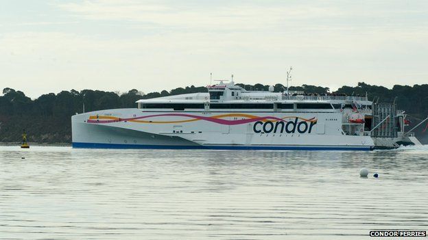 Condor Liberation's first Guernsey to Poole service - BBC News
