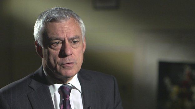 Election 2015: Battle of M62 could be key to No 10 - BBC News