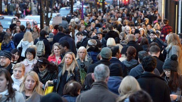 Shoppers with reward cards see little point in loyalty - BBC News