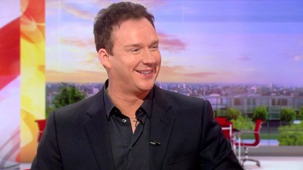 Russell Watson creates medley in his will for cancer charity - BBC News