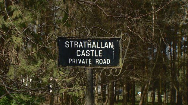 Ospreys return to Strathallan T in the Park site - BBC News