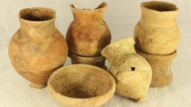 Archaeologists in Iraq defy militants - BBC News