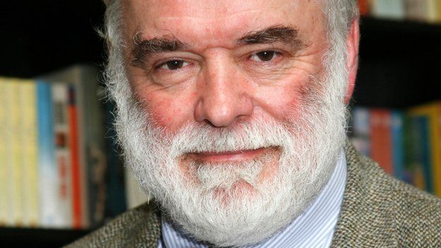 Telegraph critic Gaby Wood to run Man Booker Prize - BBC News