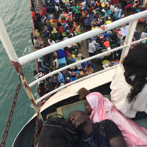 In pictures: Guinea-Bissau's party people - BBC News