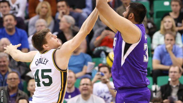 NBA: Sim Bhullar scores his first points for Sacramento Kings - BBC Sport