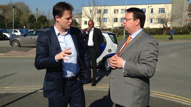 Nick Clegg defends one-mention Lib Dem leaflet - BBC News
