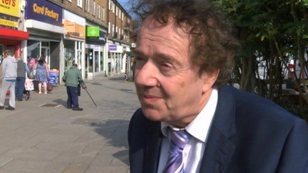 UKIP 'sausage roll' candidate Kim Rose quotes Hitler - BBC News