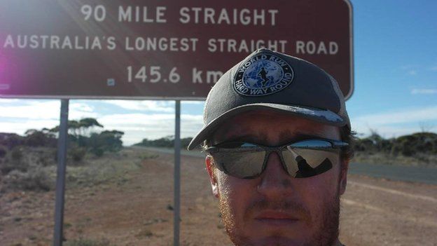 Runner Kevin Carr completes round-the-world record attempt - BBC News