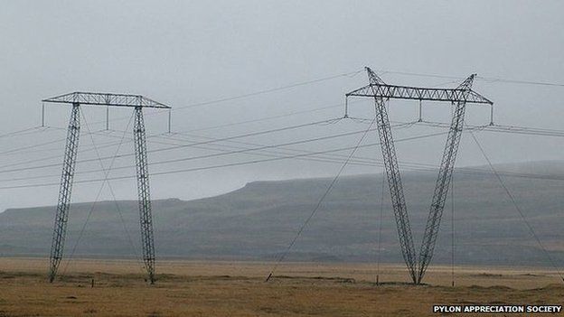 Meet the 'pylon spotters' - BBC News