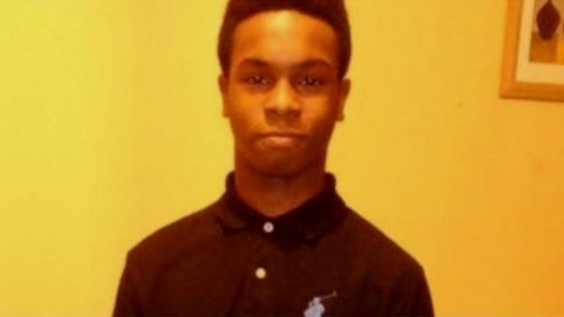 Appley Bridge quarry death: Boy, 16, dies after going swimming - BBC News