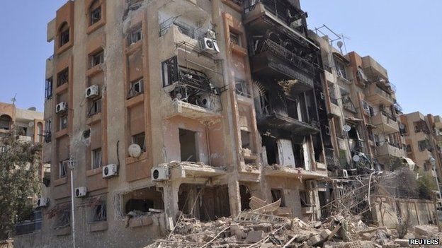 Islamic State 'pushed back' by Palestinians in Yarmouk - BBC News