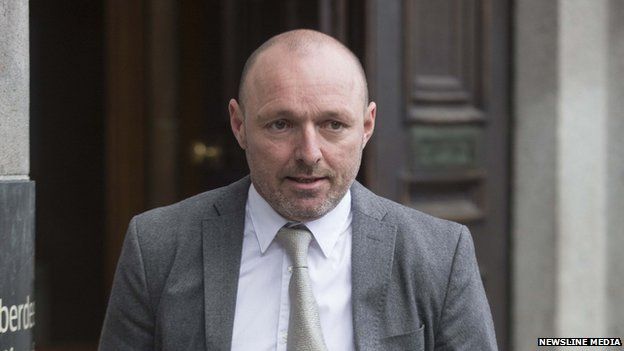 Drunk man who sang karaoke on plane tannoy is fined £1,000 - BBC News