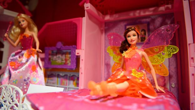 Barbie available in 'curvy, tall and petite' sizes - BBC News