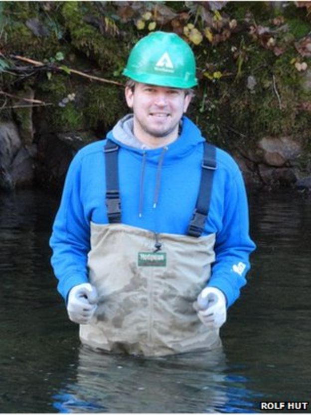 Smart waders go fishing for science - BBC News