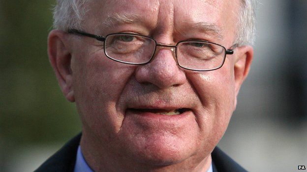 Sir John Chilcot's Iraq War inquiry wait continues - BBC News